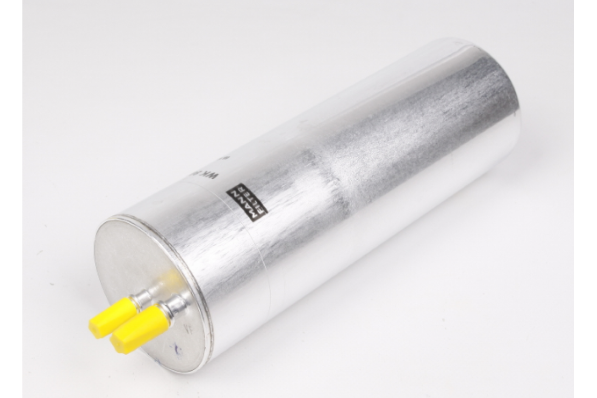 Топливный фильтр (2 выхода) VW Transporter T5 2.5TDI 03- WK8020 MANN ...